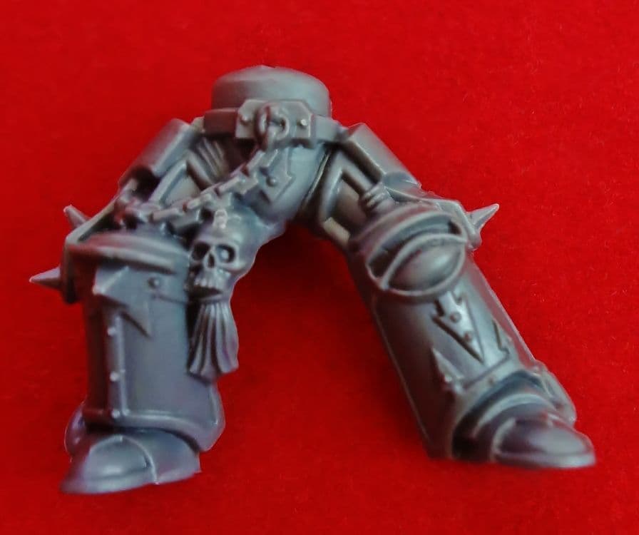 Chaos Space Marine Terminator Legs (C) – Spru Bitz