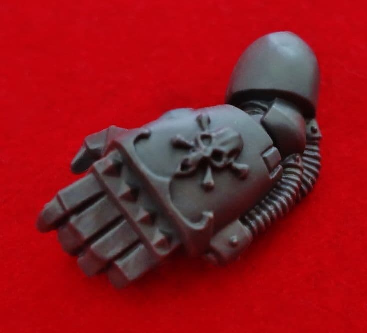 Space Wolves Wolf Pack Power Fist Powerfist left arm | Spru Bitz