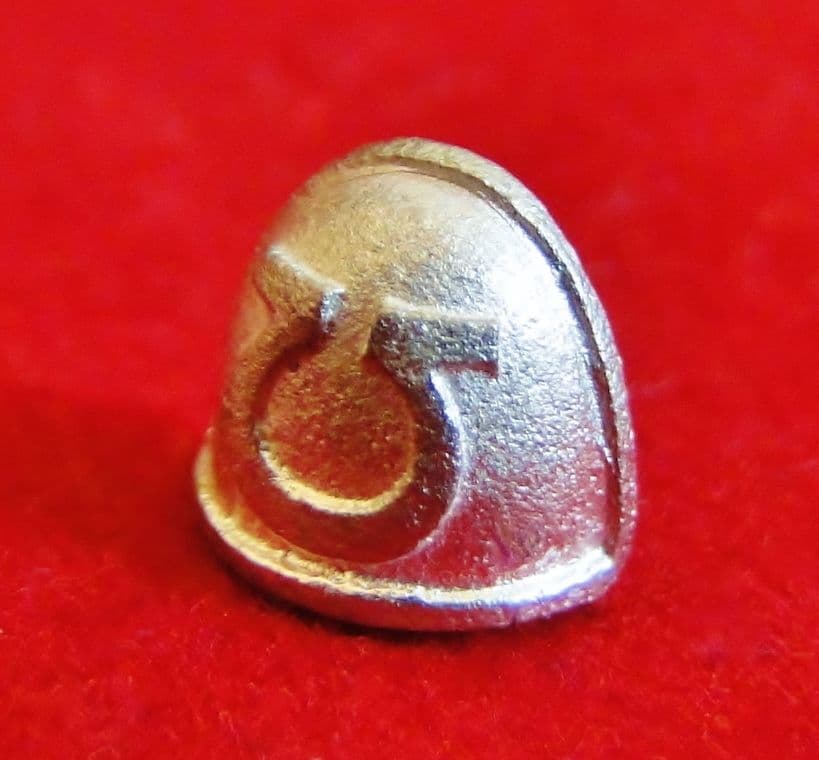 Ultramarine Shoulder Pad (metal) | Warhammer OOP | Spru BItz – Spru Bitz